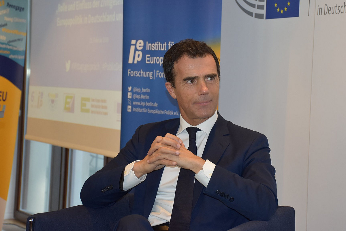 Initiative für eine europäische Renaissance: UEF Präsident Sandro Gozi ...